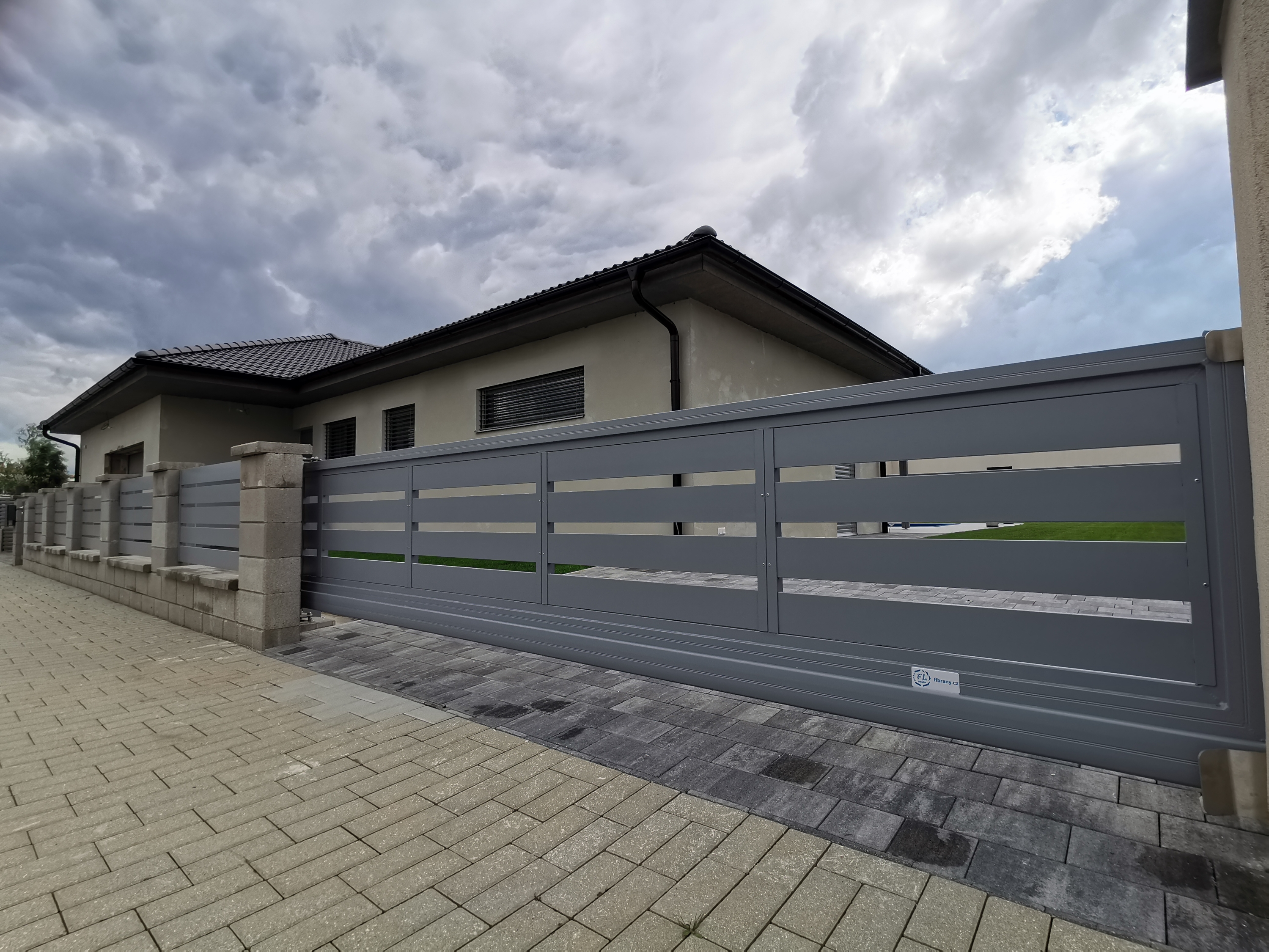 Hliníkový plot: láska, která nerezaví | FL BRÁNY